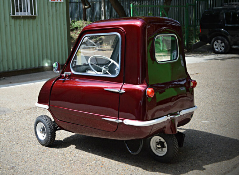 DIY kits offer to build the smallest car in the world, peel P50