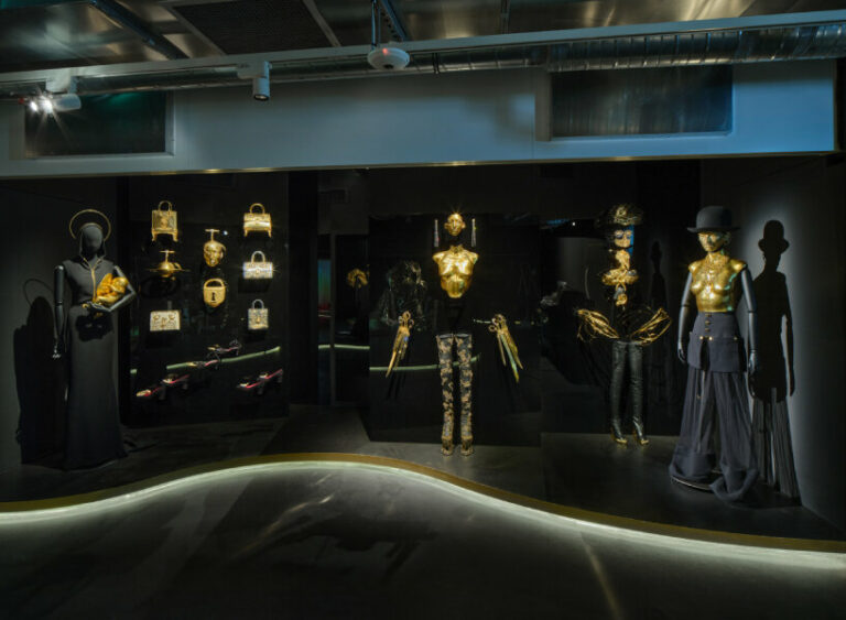 ‘the surreal world of elsa schiaparelli’ exhibits the italian ...