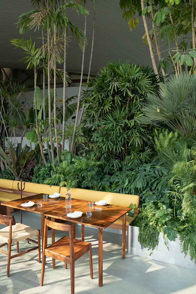 LAGO/ALGO cultural hub blends contemporary art + modernist architecture ...