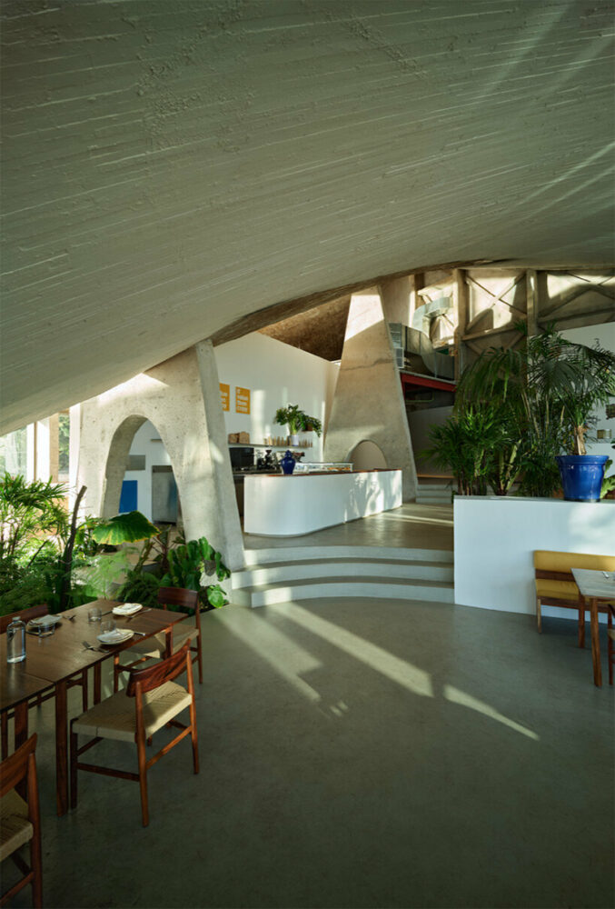 LAGO/ALGO cultural hub blends contemporary art + modernist architecture ...