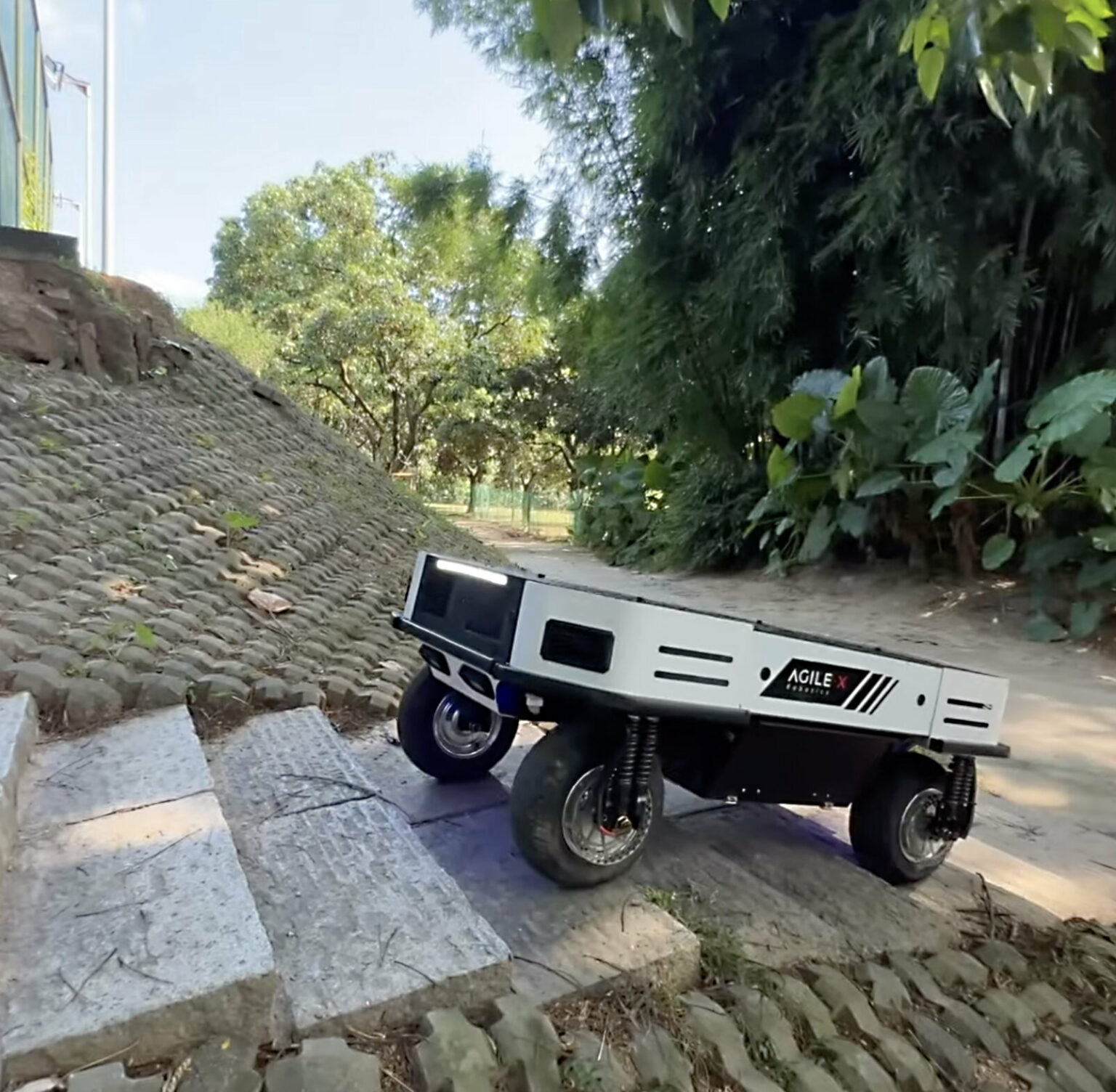 AgileX's omni-directional robotics RANGER is launching soon