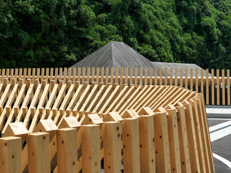 kengo kuma's 'kusugibashi' bridge in japan merges carpentry skills ...