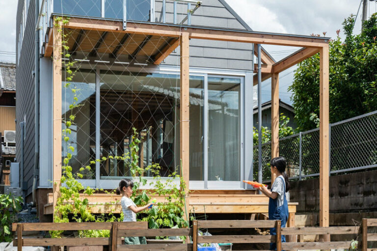 nLDK builds 'edible house' that grows alongside its vegetable garden in ...