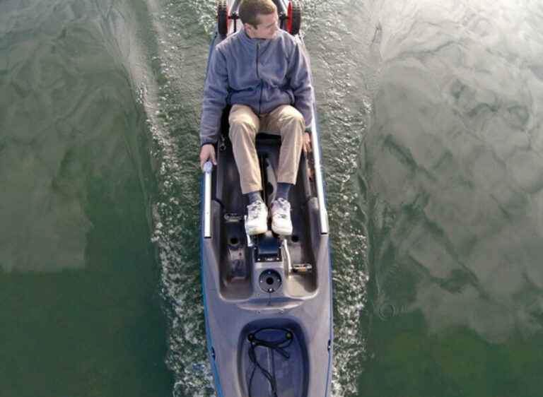 rechargeable ‘PEDAYAK electric’ fuses kayak with paddle boat, side ...