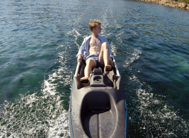 rechargeable ‘PEDAYAK electric’ fuses kayak with paddle boat, side ...