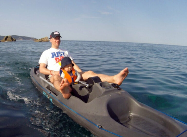 rechargeable ‘PEDAYAK electric’ fuses kayak with paddle boat, side ...