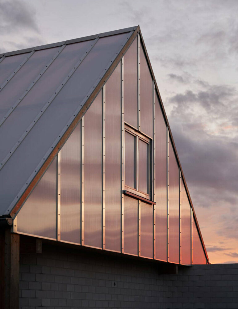 sigurd larsen tops weekend home in german countryside with clear glass ...