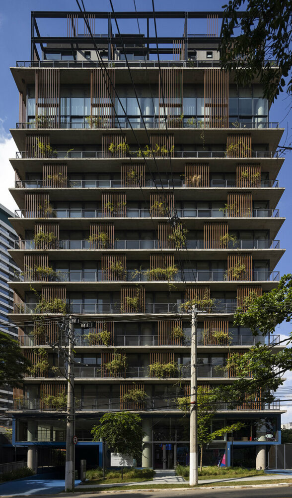 triptyque architecture wraps 'harmonia 1250' in a breathable facade