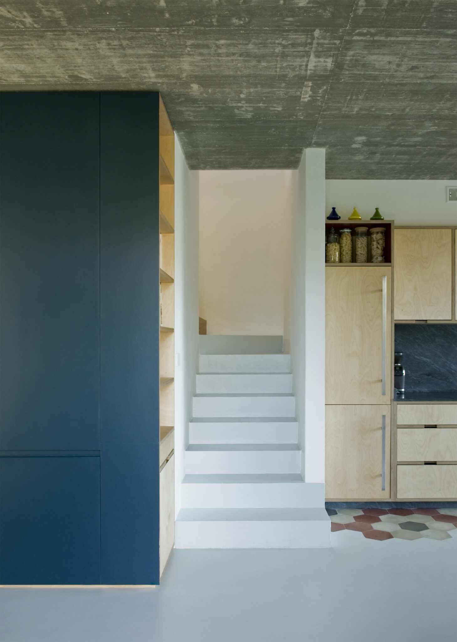 PAN architetti melds two homes into one in tuscan countryside