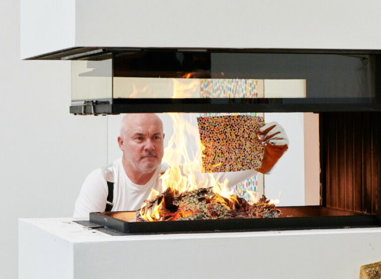 damien hirst destroys 1,000 physical artworks of ‘the currency’ in ...