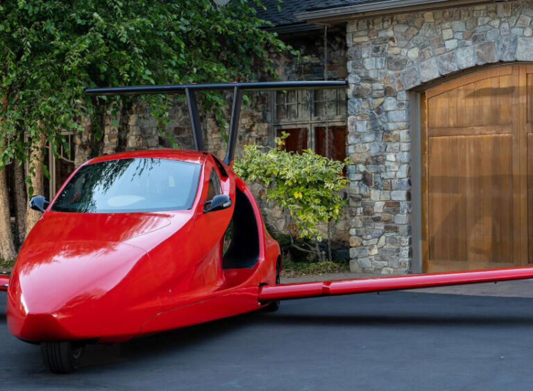 flying car ‘switchblade’ transforms from road-legal vehicle to aircraft ...