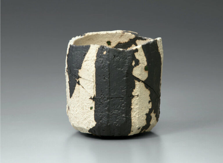 raku kichizaemon XV jikinyū modernizes traditional raku tea bowls on ...