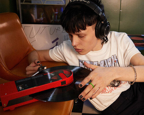 brian eno develops limited run of color-changing LED turntables