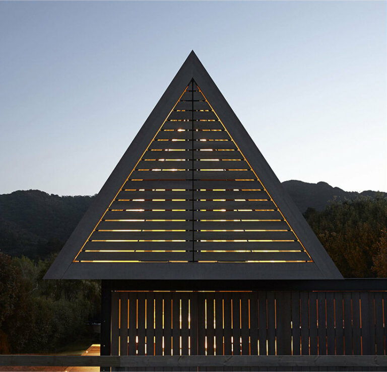 RTA studio's A-frame cabin in new zealand pays respect to maori culture