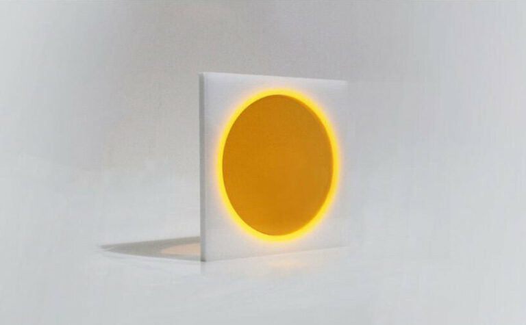 nisshoku light object captures light from its surroundings