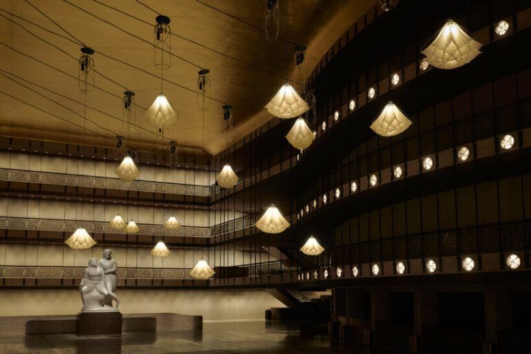 DRIFT's dancing flowers 'shylight' gracefully bounce in new york city ...