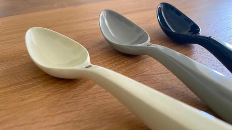 electric spoon, bowl, and chopsticks trick taste buds by making food ...