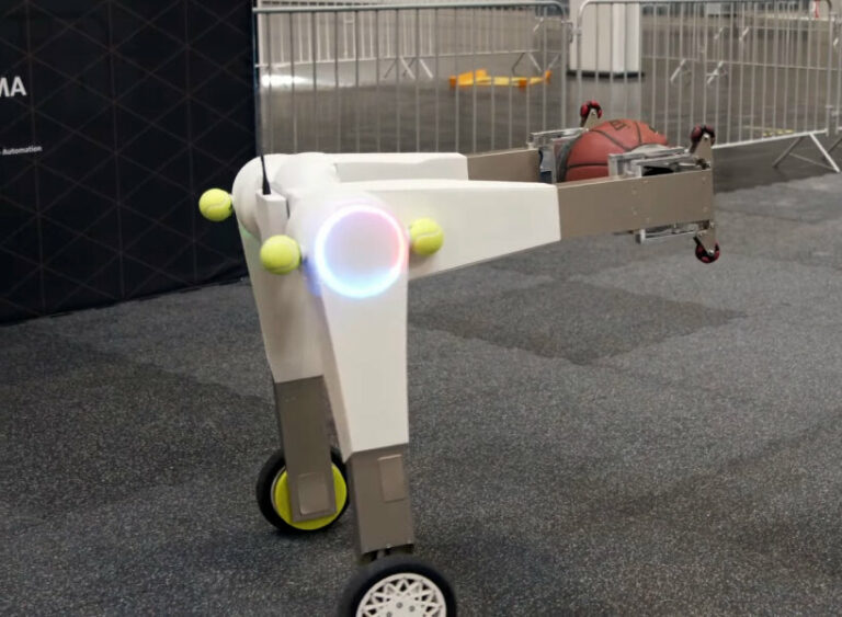 four-legged 'evoBOT' transports goods and packages without anyone's help