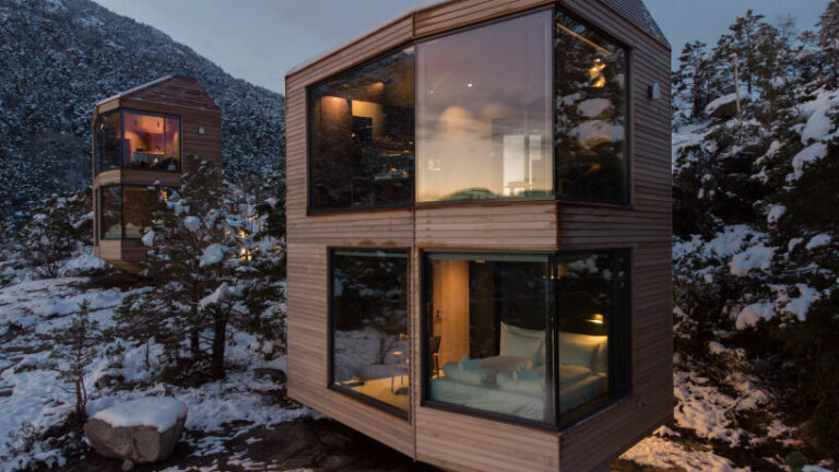 snøhetta's floating 'starlodges' gaze at norway’s lysefjorden from ...