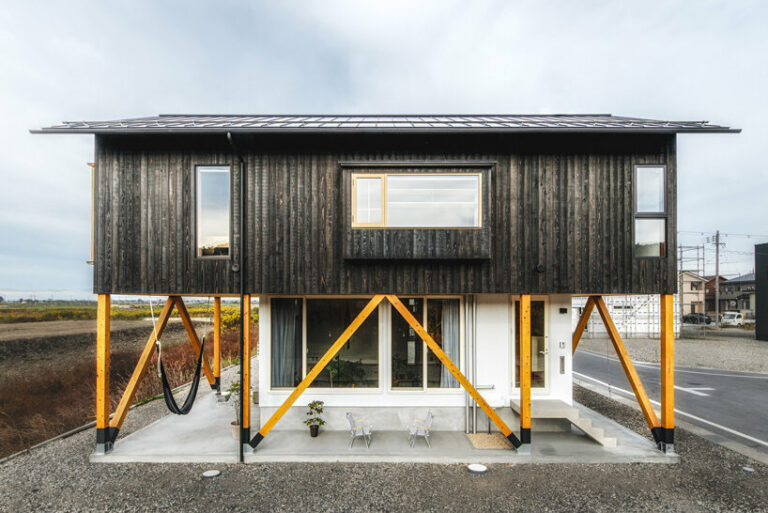 ushijima architects designs japanese house to 'float like a boat as its ...