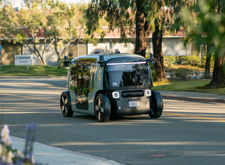 amazon's autonomous robotaxi 'zoox' legally drives on open roads for ...