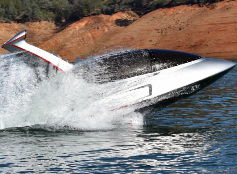submersible 'jet shark' prototype swiftly sinks, glides, and leaps ...