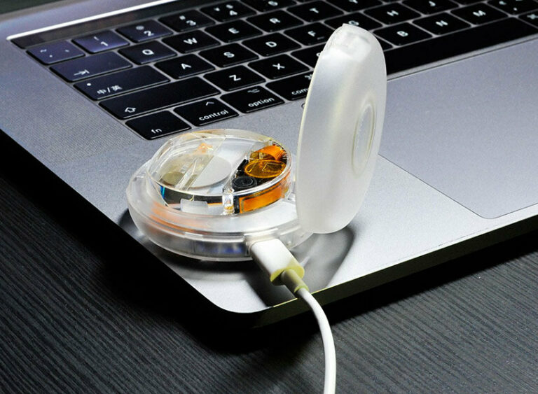 monocle is the world's smallest AR device that clips onto your glasses