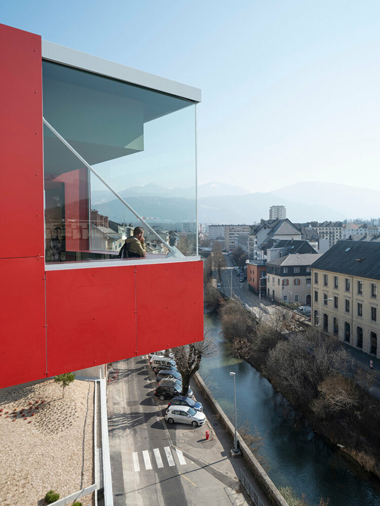 cantilevering red belvedere adorns Qpark ravet in france