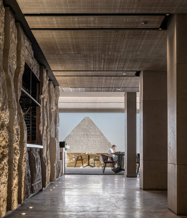 pedrali furnishes khufu's restaurant overlooking egyptian pyramids