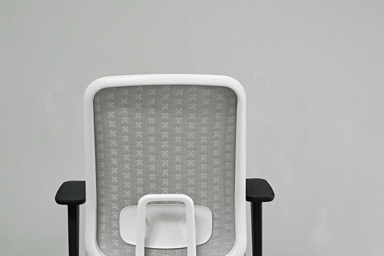 boss raises sustainability stakes with 99.4% recyclable task chair sia