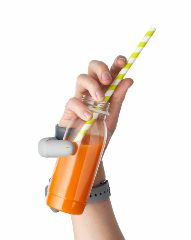 attachable 3D-printed robot thumb grasps objects like a real finger