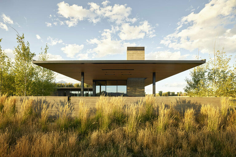 CLB architects' black fox ranch is built for nature lovers in wyoming