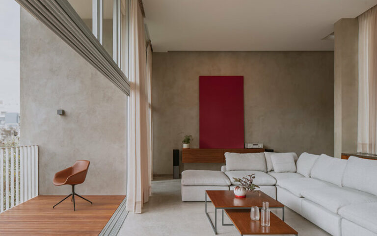 transversal volumes define escobedo soliz house in mexico