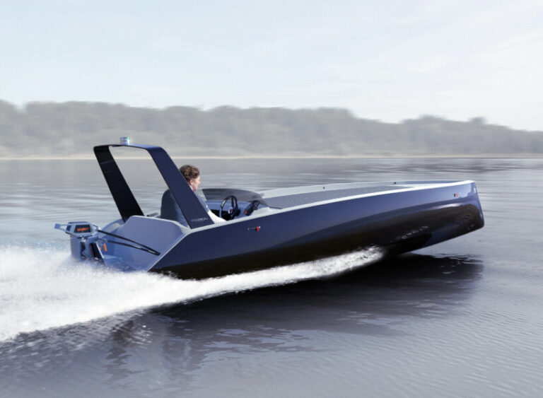 kaebon's featherweight electric boat 'EB EINS' fits on a car roof for a ...