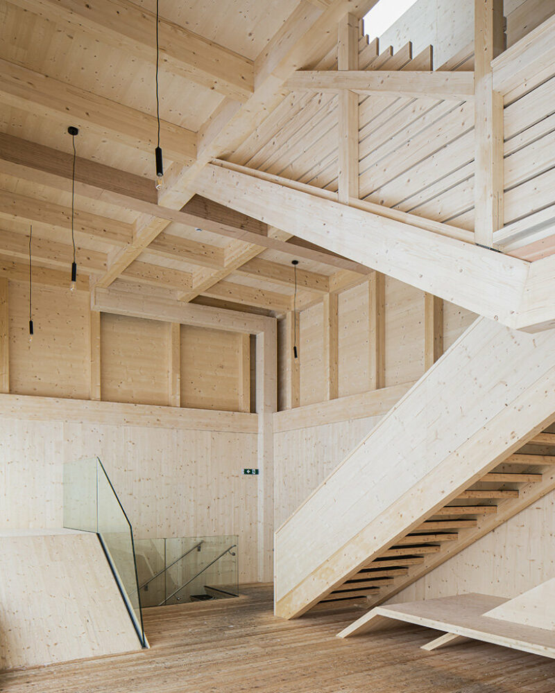 snøhetta reinvents tyrolean design with modern alpine ski stop