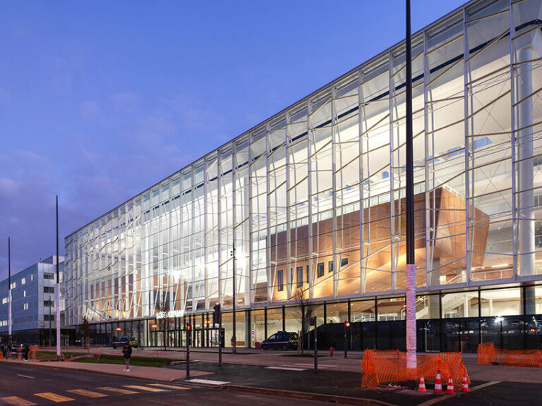 bernard tschumi delivers one of france's largest university buildings