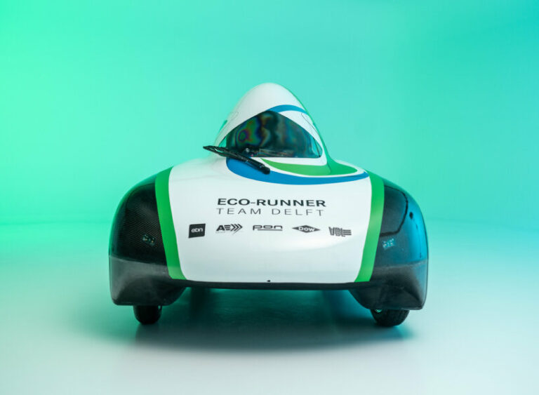 city bubble car that purely runs on hydrogen can go on long-distance ...