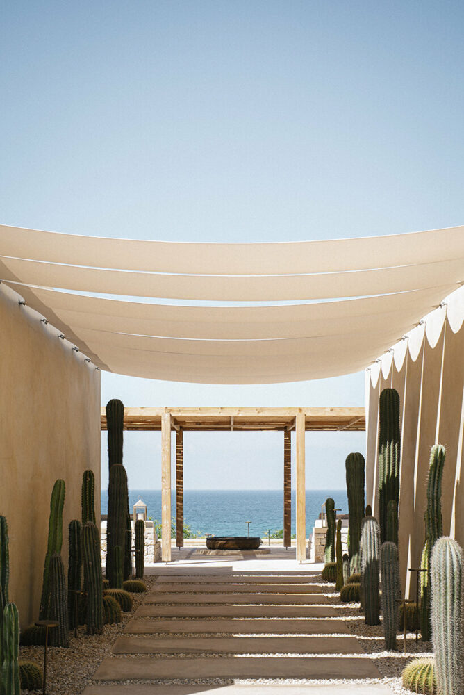 'butler's table' by carl gerges architects pays tribute to the sun