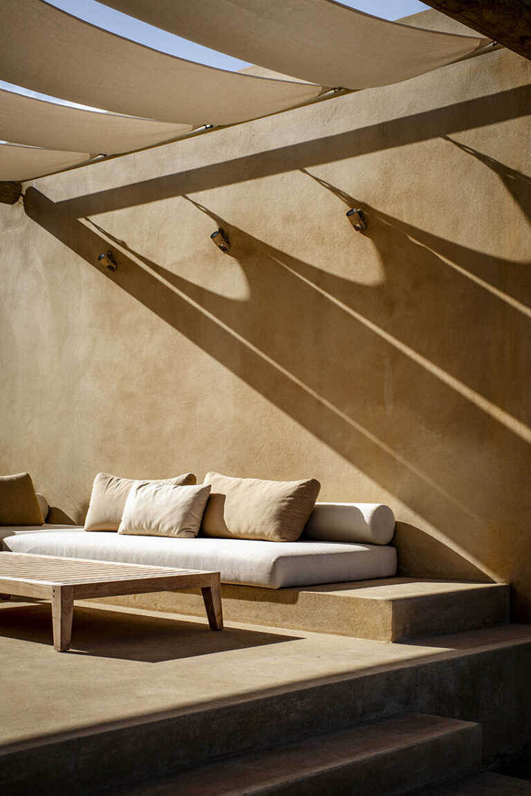 'butler's table' by carl gerges architects pays tribute to the sun