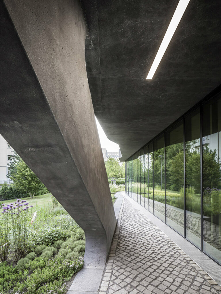 j. mayer h. expands FOM campus with amorphous pavilion