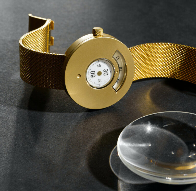 REAL TIME watch comes with rotating compass dials that resemble ...