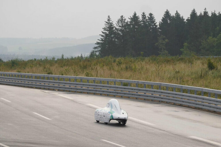 eco-runner team sets new guinness record for long-distance trip with ...