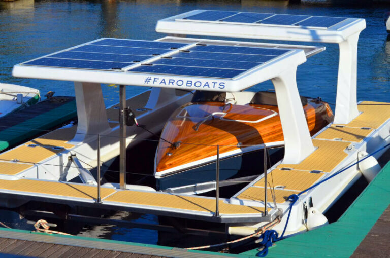towable buoyant 'faro powerdock' station with solar panels charge ...