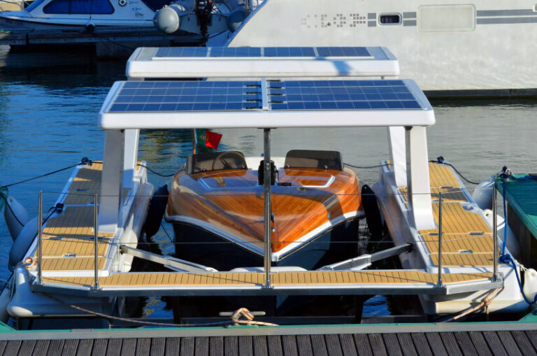 towable buoyant 'faro powerdock' station with solar panels charge ...