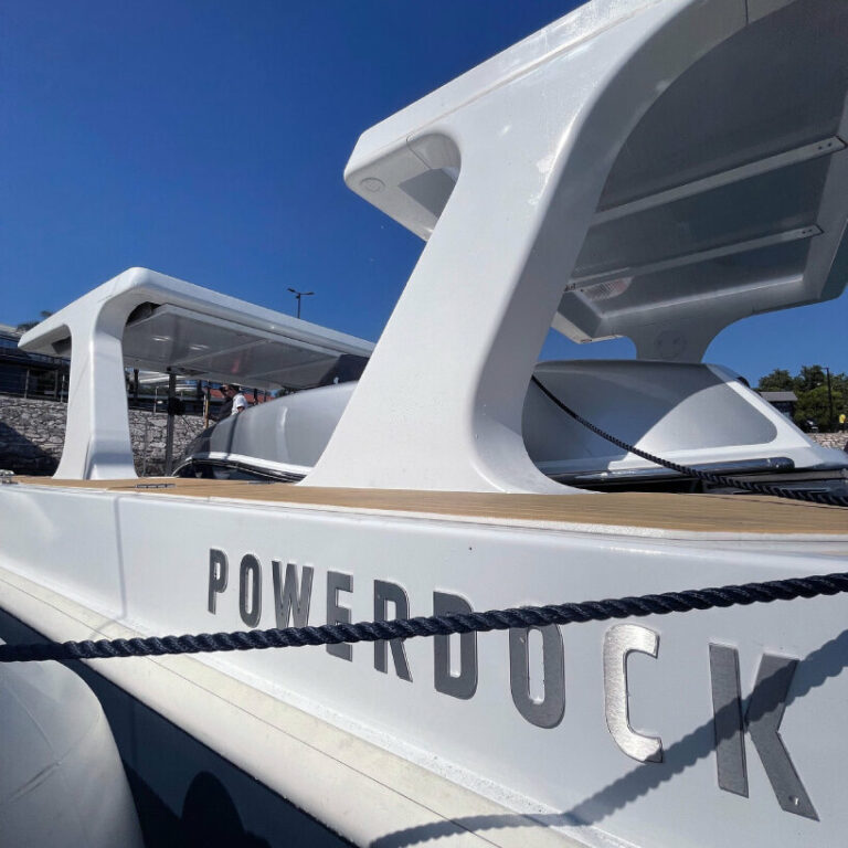 towable buoyant 'faro powerdock' station with solar panels charge ...