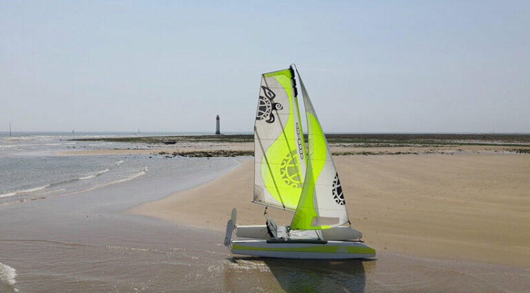 IZIBoat is a foldable catamaran that assembles in 15 minutes