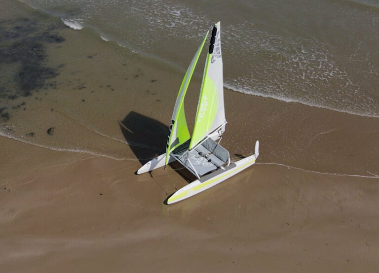 IZIBoat is a foldable catamaran that assembles in 15 minutes