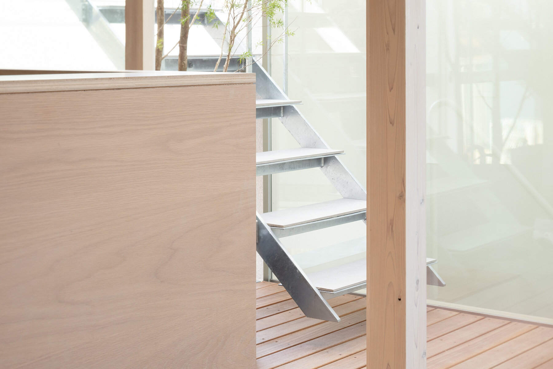 'ONE' house by ambientdesigns unveils multifaceting rectangles