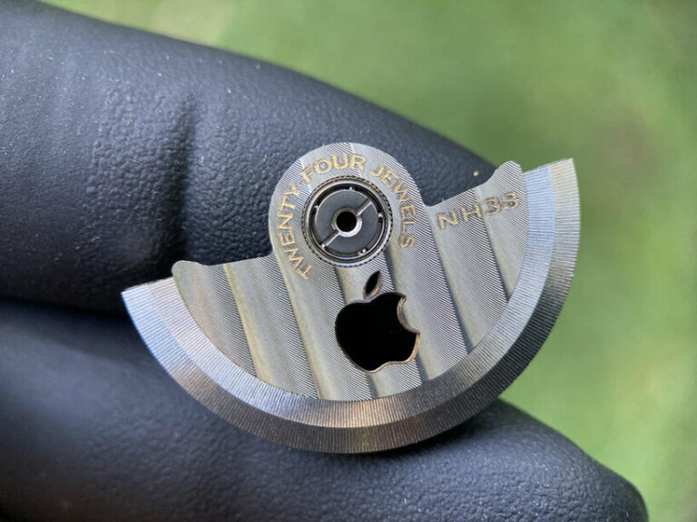 video: turning e-waste apple watch into a mechanical timepiece