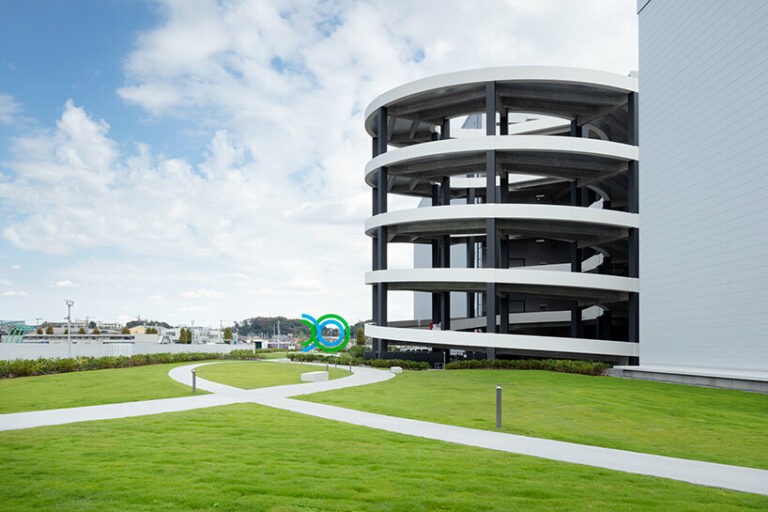 japan's GLP ALFALINK hub unveils ring-shaped public building